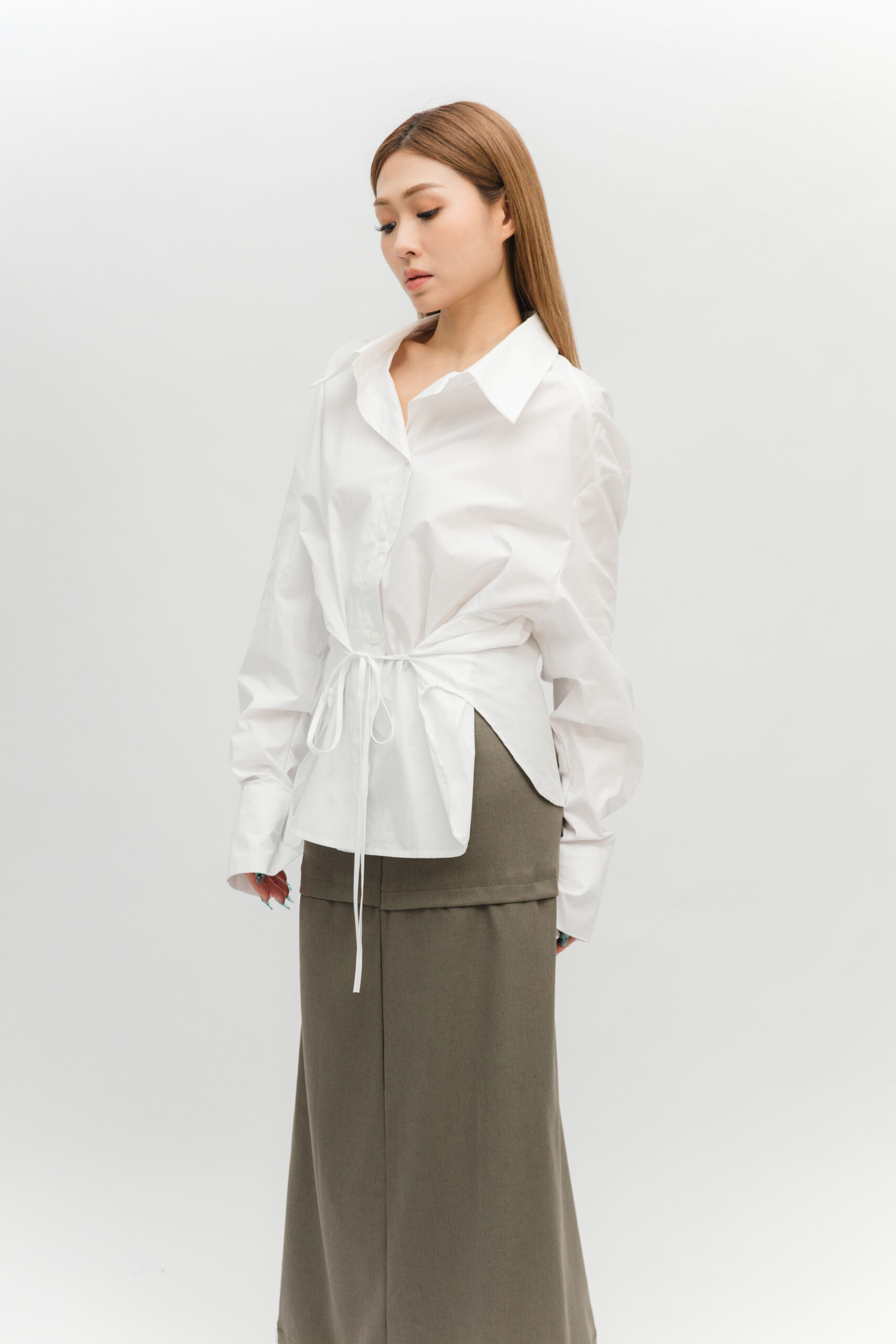 CINCHED WAIST WHITE SHIRT – HUMAN ISSUES